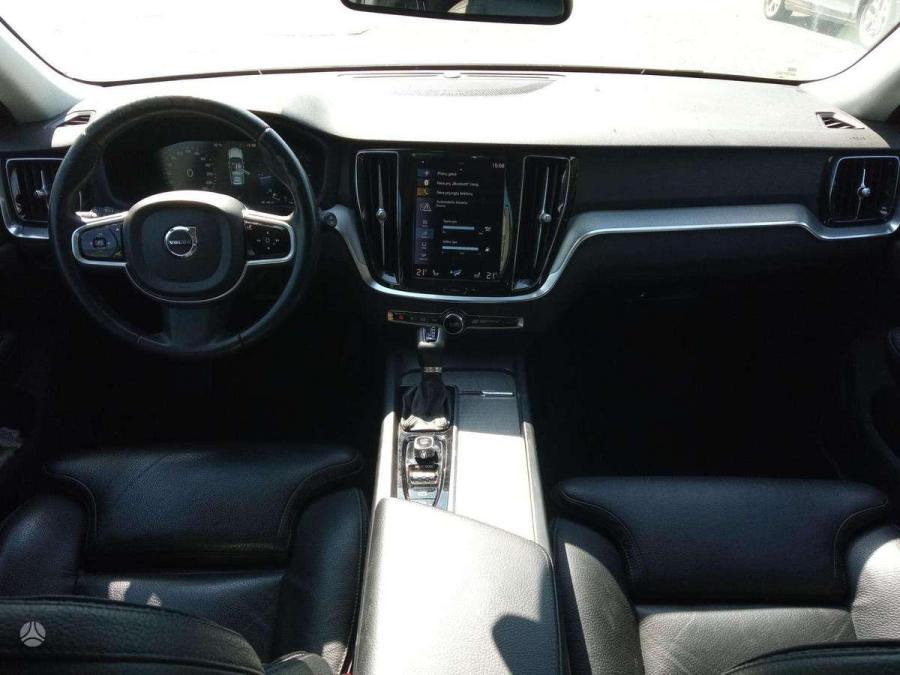 Balts Volvo V60 Cross Country 2019 Panevēža, ar dzinēja tilpumu 1.97 L un nobraukumu 282 tūkst. km par 12900 €, foto 17 vietnē AUTOMOTO.COM.LV