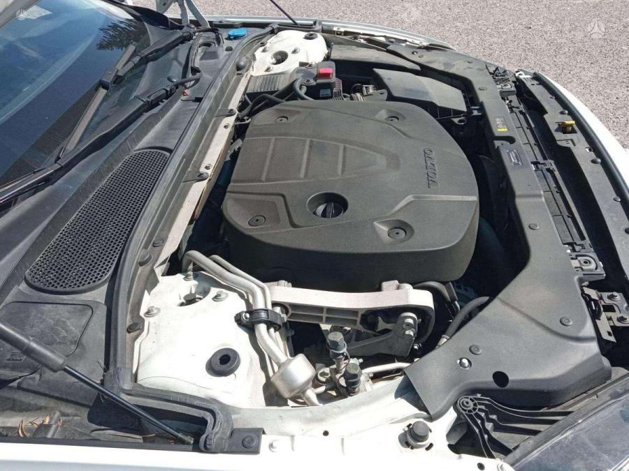 Balts Volvo V60 Cross Country 2019 Panevēža, ar dzinēja tilpumu 1.97 L un nobraukumu 282 tūkst. km par 12900 €, foto 40 vietnē AUTOMOTO.COM.LV