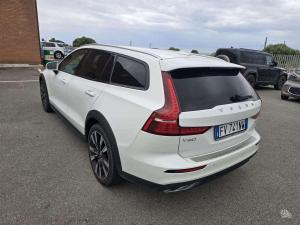 Balts Volvo V60 Cross Country 2019 Panevēža, ar dzinēja tilpumu 1.97 L un nobraukumu 282 tūkst. km par 12900 €, foto 45 vietnē AUTOMOTO.COM.LV