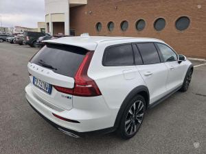Balts Volvo V60 Cross Country 2019 Panevēža, ar dzinēja tilpumu 1.97 L un nobraukumu 282 tūkst. km par 12900 €, foto 46 vietnē AUTOMOTO.COM.LV