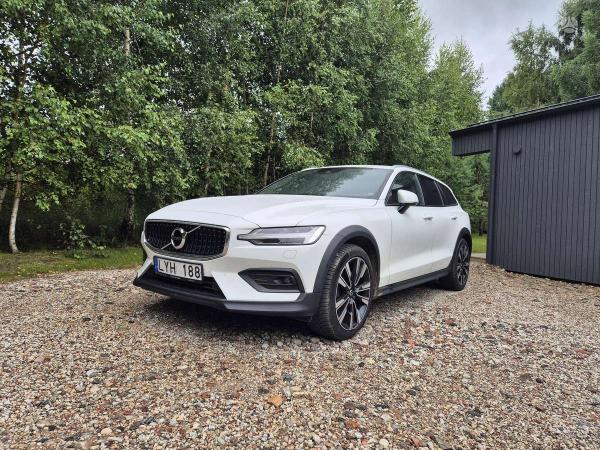 Balts Volvo V60 Cross Country 2020 Klaipėda, ar dzinēja tilpumu 1.97 L un nobraukumu 96 tūkst. km par 25000 €, foto 1 vietnē AUTOMOTO.COM.LV