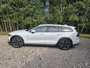 Белый Вольво V60 Cross Country 2020 в Клайпеда, объемом двигателя 1.97 л и пробегом 96 тыс. км за 25000 €, фото 4 на AUTOMOTO.COM.LV