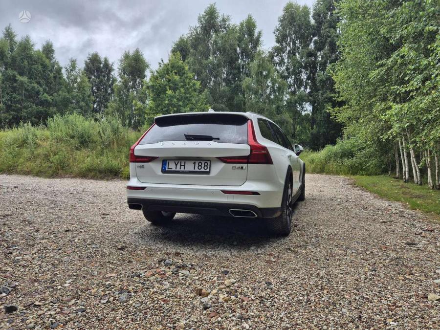 Белый Вольво V60 Cross Country 2020 в Клайпеда, объемом двигателя 1.97 л и пробегом 96 тыс. км за 25000 €, фото 5 на AUTOMOTO.COM.LV