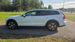 Белый Вольво V60 Cross Country 2020 в Таллин, объемом двигателя 2.00 л и пробегом 206 тыс. км за 18490 €, фото 5 на AUTOMOTO.COM.LV