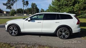 Белый Вольво V60 Cross Country 2020 в Таллин, объемом двигателя 2.00 л и пробегом 206 тыс. км за 18490 €, фото 9 на AUTOMOTO.COM.LV