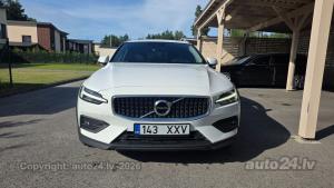 Белый Вольво V60 Cross Country 2020 в Таллин, объемом двигателя 2.00 л и пробегом 206 тыс. км за 18490 €, фото 12 на AUTOMOTO.COM.LV