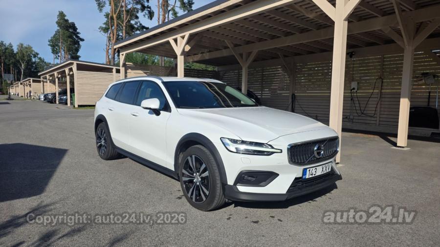 Белый Вольво V60 Cross Country 2020 в Таллин, объемом двигателя 2.00 л и пробегом 206 тыс. км за 18490 €, фото 13 на AUTOMOTO.COM.LV