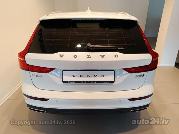 Balts Volvo V60 Cross Country 2021 Tallina, ar dzinēja tilpumu 2.00 L un nobraukumu 165 tūkst. km par 24990 €, foto 5 vietnē AUTOMOTO.COM.LV