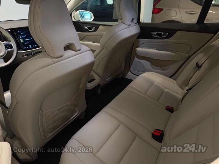 Белый Вольво V60 Cross Country 2021 в Таллин, объемом двигателя 2.00 л и пробегом 165 тыс. км за 24990 €, фото 8 на AUTOMOTO.COM.LV