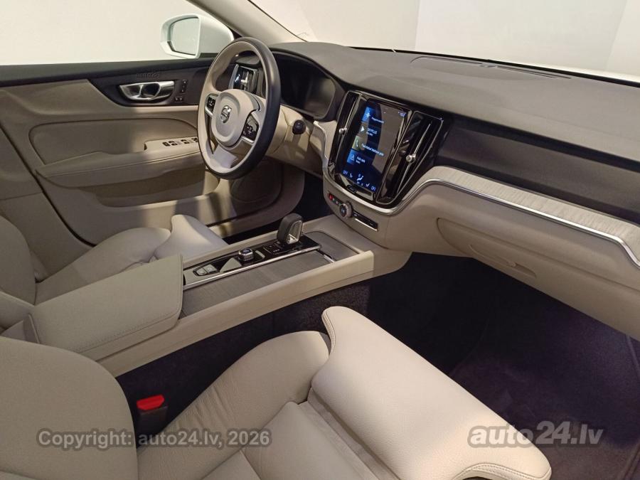 Белый Вольво V60 Cross Country 2021 в Таллин, объемом двигателя 2.00 л и пробегом 165 тыс. км за 24990 €, фото 9 на AUTOMOTO.COM.LV