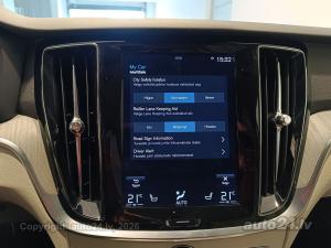 Белый Вольво V60 Cross Country 2021 в Таллин, объемом двигателя 2.00 л и пробегом 165 тыс. км за 24990 €, фото 16 на AUTOMOTO.COM.LV