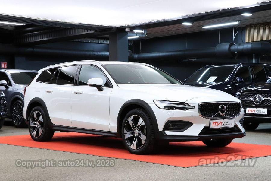 Balts Volvo V60 Cross Country 2022 Tallina, ar dzinēja tilpumu 2.00 L un nobraukumu 139 tūkst. km par 24990 €, foto 1 vietnē AUTOMOTO.COM.LV