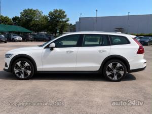 Balts Volvo V60 Cross Country 2023 Tallina, ar dzinēja tilpumu 2.00 L un nobraukumu 225 tūkst. km par 23900 €, foto 5 vietnē AUTOMOTO.COM.LV