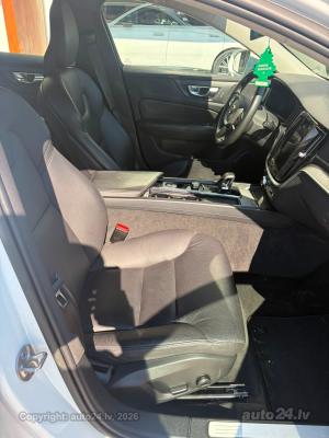 Balts Volvo V60 Cross Country 2023 Tallina, ar dzinēja tilpumu 2.00 L un nobraukumu 225 tūkst. km par 23900 €, foto 8 vietnē AUTOMOTO.COM.LV
