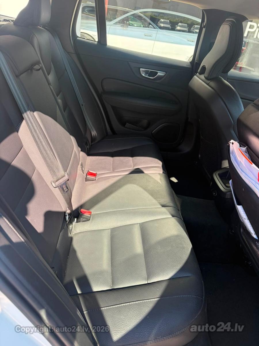 Balts Volvo V60 Cross Country 2023 Tallina, ar dzinēja tilpumu 2.00 L un nobraukumu 225 tūkst. km par 23900 €, foto 9 vietnē AUTOMOTO.COM.LV