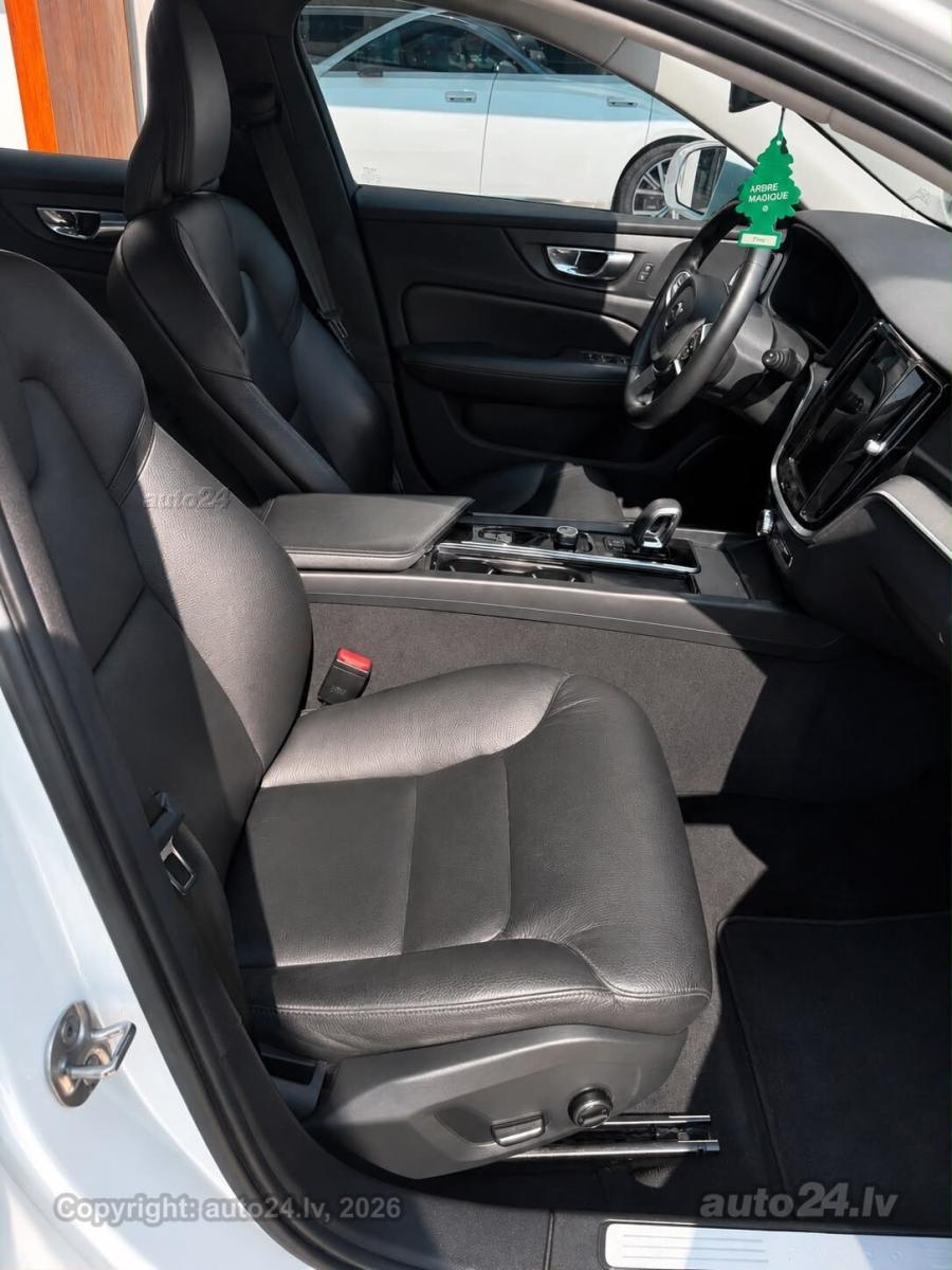 Balts Volvo V60 Cross Country 2023 Tallina, ar dzinēja tilpumu 2.00 L un nobraukumu 225 tūkst. km par 23900 €, foto 12 vietnē AUTOMOTO.COM.LV