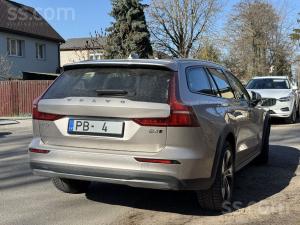 Volvo V60 2023 Rīga, ar dzinēja tilpumu 2.00 L un nobraukumu 0 tūkst. km par 35800 €, foto 4 vietnē AUTOMOTO.COM.LV