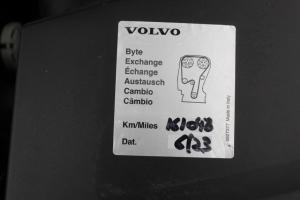 Green Volvo V60 2018 in Riga, with an engine capacity of 2.00 L and mileage of 210 thousand km for 14250 €, photo 5 on AUTOMOTO.COM.LV