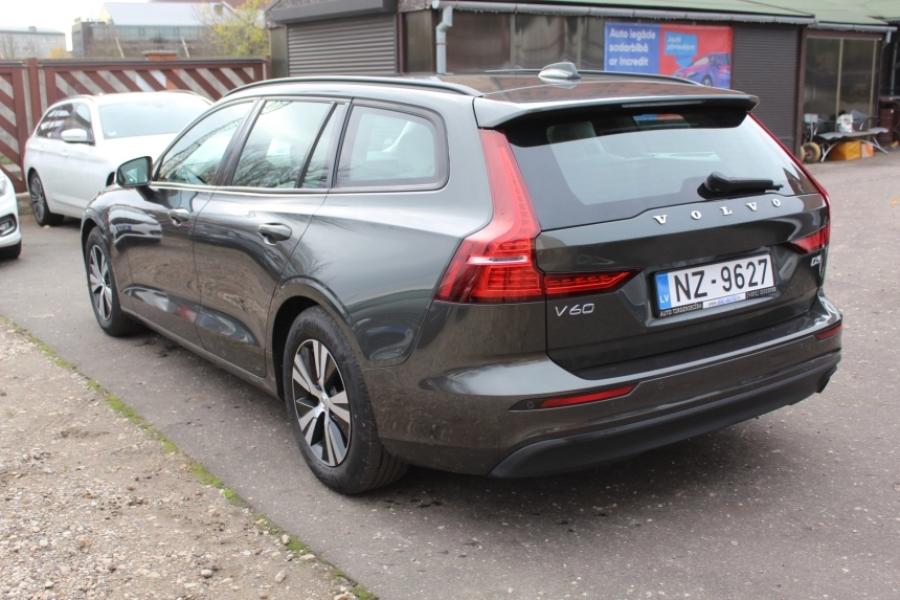 Green Volvo V60 2018 in Riga, with an engine capacity of 2.00 L and mileage of 210 thousand km for 14250 €, photo 13 on AUTOMOTO.COM.LV
