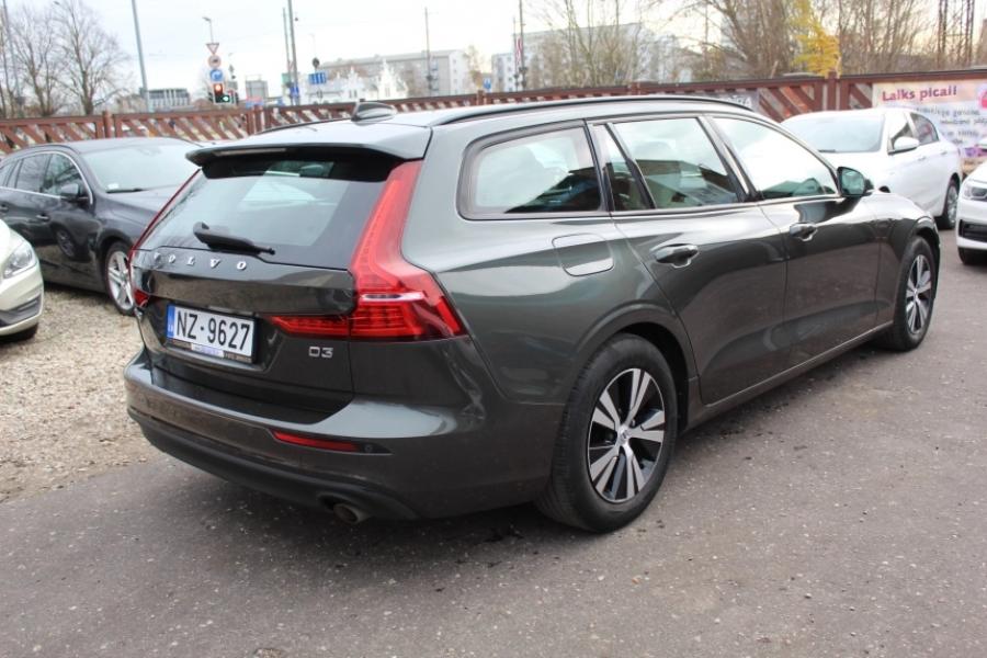 Green Volvo V60 2018 in Riga, with an engine capacity of 2.00 L and mileage of 210 thousand km for 14250 €, photo 14 on AUTOMOTO.COM.LV