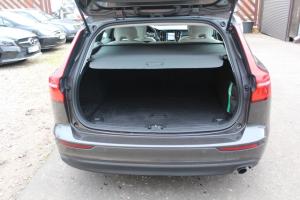 Green Volvo V60 2018 in Riga, with an engine capacity of 2.00 L and mileage of 210 thousand km for 14250 €, photo 15 on AUTOMOTO.COM.LV