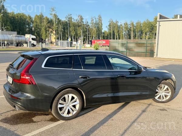 Zaļš Volvo V60 2019 Rīga, ar dzinēja tilpumu 2.00 L un nobraukumu 238 tūkst. km par 16500 €, foto 4 vietnē AUTOMOTO.COM.LV