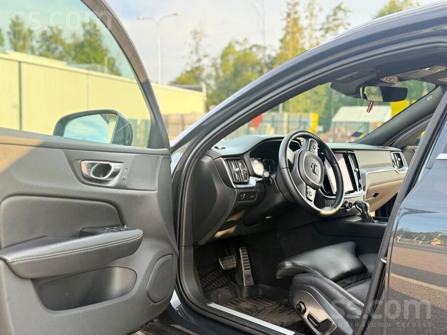 Zaļš Volvo V60 2019 Rīga, ar dzinēja tilpumu 2.00 L un nobraukumu 238 tūkst. km par 16500 €, foto 5 vietnē AUTOMOTO.COM.LV