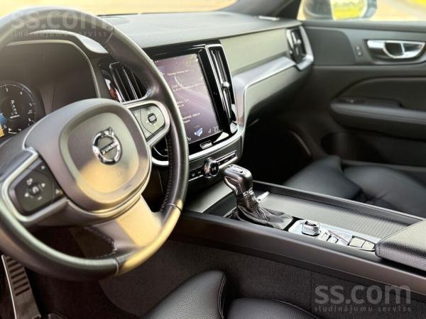 Zaļš Volvo V60 2019 Rīga, ar dzinēja tilpumu 2.00 L un nobraukumu 238 tūkst. km par 16500 €, foto 8 vietnē AUTOMOTO.COM.LV
