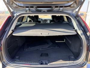 Green Volvo V60 2019 in Riga, with an engine capacity of 2.00 L and mileage of 208 thousand km for 18995 €, photo 6 on AUTOMOTO.COM.LV