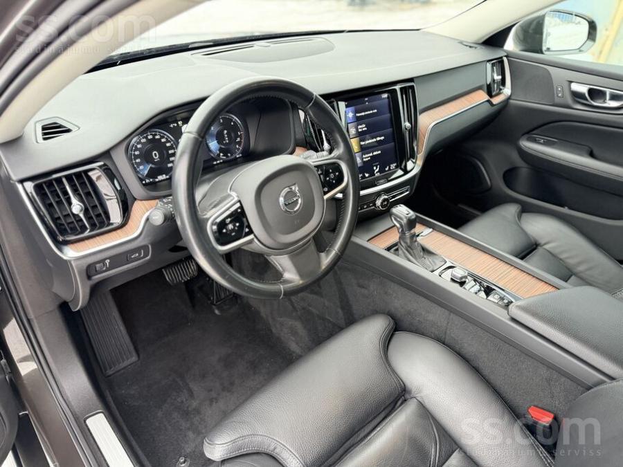 Green Volvo V60 2019 in Riga, with an engine capacity of 2.00 L and mileage of 208 thousand km for 18995 €, photo 12 on AUTOMOTO.COM.LV