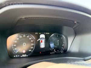 Green Volvo V60 2019 in Riga, with an engine capacity of 2.00 L and mileage of 208 thousand km for 18995 €, photo 14 on AUTOMOTO.COM.LV