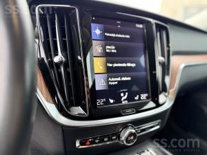 Green Volvo V60 2019 in Riga, with an engine capacity of 2.00 L and mileage of 208 thousand km for 18995 €, photo 15 on AUTOMOTO.COM.LV
