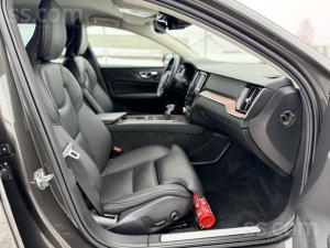 Green Volvo V60 2019 in Riga, with an engine capacity of 2.00 L and mileage of 208 thousand km for 18995 €, photo 22 on AUTOMOTO.COM.LV