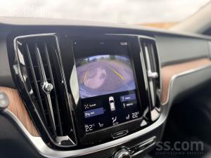 Green Volvo V60 2019 in Riga, with an engine capacity of 2.00 L and mileage of 208 thousand km for 18995 €, photo 25 on AUTOMOTO.COM.LV