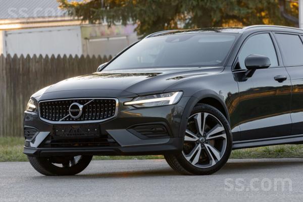 Zaļš Volvo V60 2019 Jelgava, ar dzinēja tilpumu 2.00 L un nobraukumu 0 tūkst. km par 18950 €, foto 2 vietnē AUTOMOTO.COM.LV