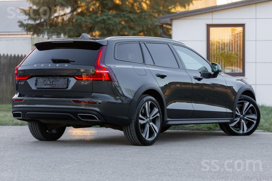 Zaļš Volvo V60 2019 Jelgava, ar dzinēja tilpumu 2.00 L un nobraukumu 0 tūkst. km par 18950 €, foto 8 vietnē AUTOMOTO.COM.LV