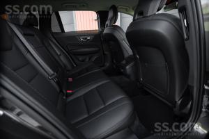 Zaļš Volvo V60 2019 Jelgava, ar dzinēja tilpumu 2.00 L un nobraukumu 0 tūkst. km par 18950 €, foto 12 vietnē AUTOMOTO.COM.LV