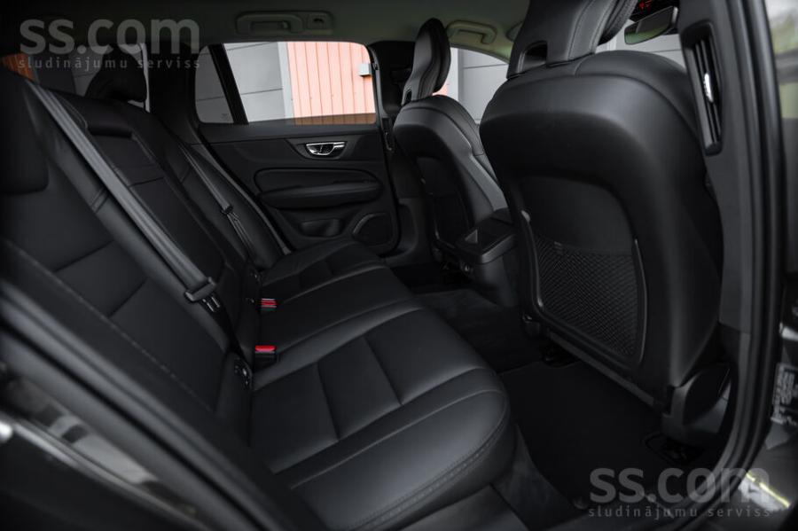 Zaļš Volvo V60 2019 Jelgava, ar dzinēja tilpumu 2.00 L un nobraukumu 0 tūkst. km par 18950 €, foto 12 vietnē AUTOMOTO.COM.LV