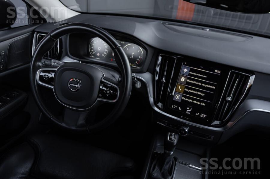 Zaļš Volvo V60 2019 Jelgava, ar dzinēja tilpumu 2.00 L un nobraukumu 0 tūkst. km par 18950 €, foto 15 vietnē AUTOMOTO.COM.LV