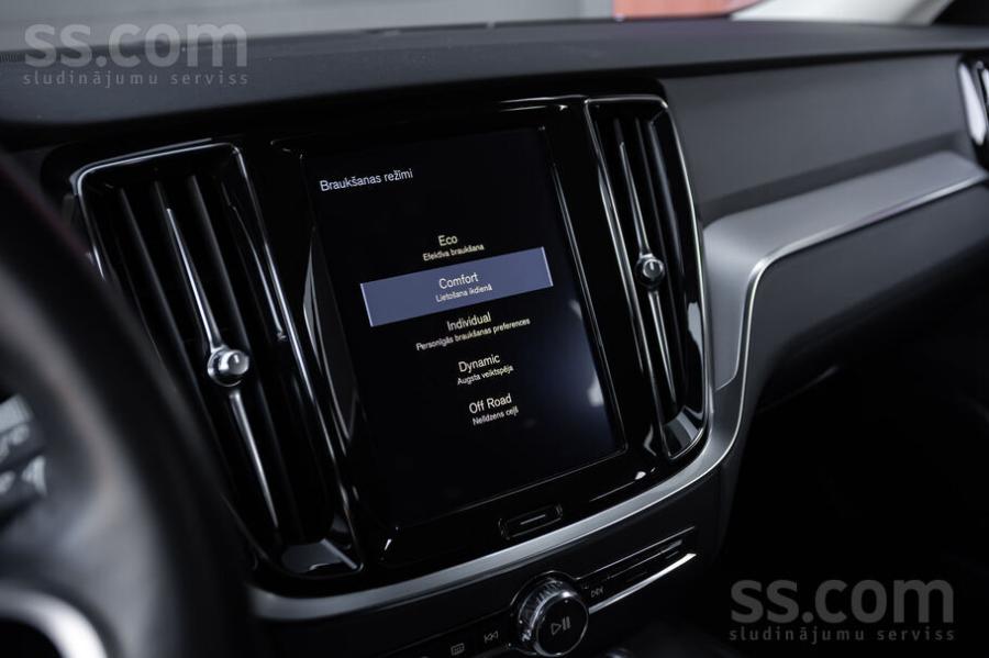 Zaļš Volvo V60 2019 Jelgava, ar dzinēja tilpumu 2.00 L un nobraukumu 0 tūkst. km par 18950 €, foto 22 vietnē AUTOMOTO.COM.LV