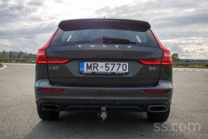 Zaļš Volvo V60 2020 Rīga, ar dzinēja tilpumu 2.00 L un nobraukumu 190 tūkst. km par 19500 €, foto 4 vietnē AUTOMOTO.COM.LV
