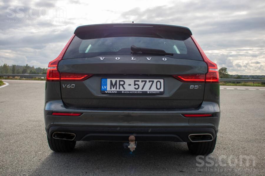 Zaļš Volvo V60 2020 Rīga, ar dzinēja tilpumu 2.00 L un nobraukumu 190 tūkst. km par 19500 €, foto 4 vietnē AUTOMOTO.COM.LV