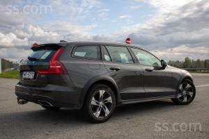 Zaļš Volvo V60 2020 Rīga, ar dzinēja tilpumu 2.00 L un nobraukumu 190 tūkst. km par 19500 €, foto 5 vietnē AUTOMOTO.COM.LV