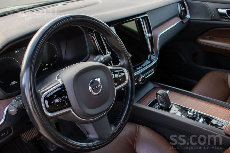 Zaļš Volvo V60 2020 Rīga, ar dzinēja tilpumu 2.00 L un nobraukumu 190 tūkst. km par 19500 €, foto 8 vietnē AUTOMOTO.COM.LV
