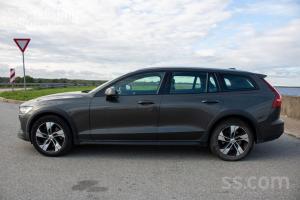 Zaļš Volvo V60 2020 Rīga, ar dzinēja tilpumu 2.00 L un nobraukumu 190 tūkst. km par 19500 €, foto 10 vietnē AUTOMOTO.COM.LV