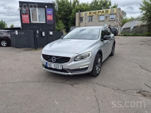 Grey Volvo V60 2015 in Riga, with an engine capacity of 2.40 L and mileage of 225 thousand km for 10990 €, photo  on AUTOMOTO.COM.LV