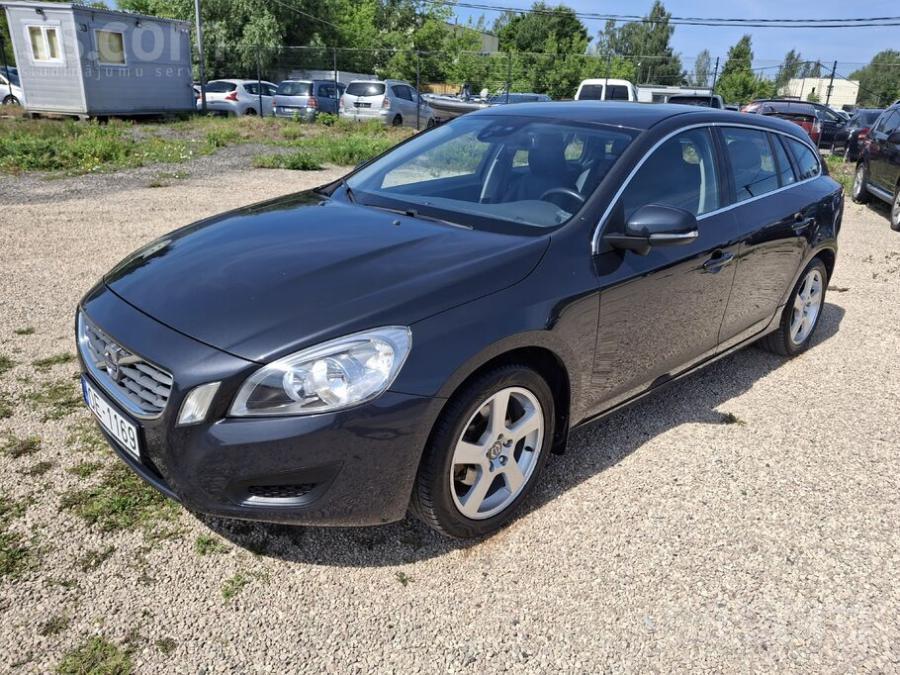 Pelēks Volvo V60 2011 Rīga, ar dzinēja tilpumu 2.00 L un nobraukumu 229 tūkst. km par 5950 €, foto 1 vietnē AUTOMOTO.COM.LV