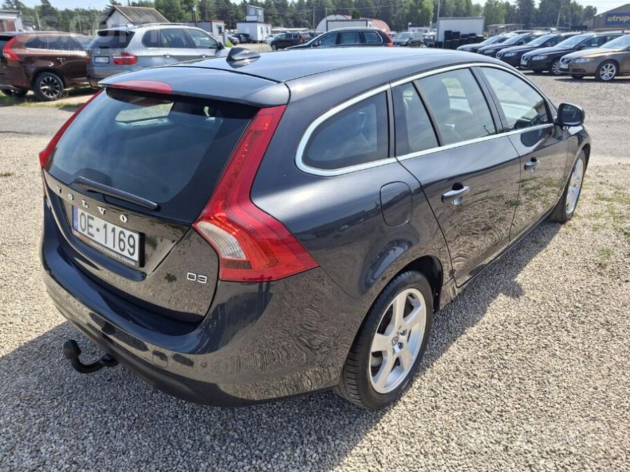 Pelēks Volvo V60 2011 Rīga, ar dzinēja tilpumu 2.00 L un nobraukumu 229 tūkst. km par 5950 €, foto 6 vietnē AUTOMOTO.COM.LV