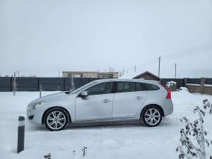 Pelēks Volvo V60 2011 Viļņa, ar dzinēja tilpumu 2.40 L un nobraukumu 287 tūkst. km par 5650 €, foto 7 vietnē AUTOMOTO.COM.LV
