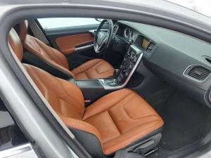 Pelēks Volvo V60 2011 Viļņa, ar dzinēja tilpumu 2.40 L un nobraukumu 287 tūkst. km par 5650 €, foto 10 vietnē AUTOMOTO.COM.LV